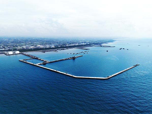 第三座液化天然氣接收站建港及圍堤造地新建工程（一期） - 皇昌海事工程